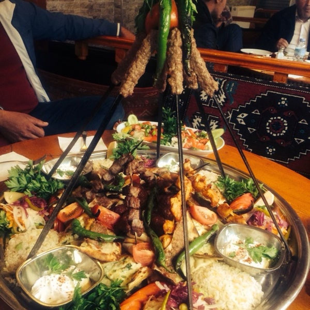 The Toros Family Restaurant | Nomatto