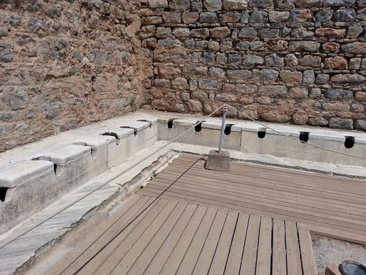 Public Toilet | Nomatto