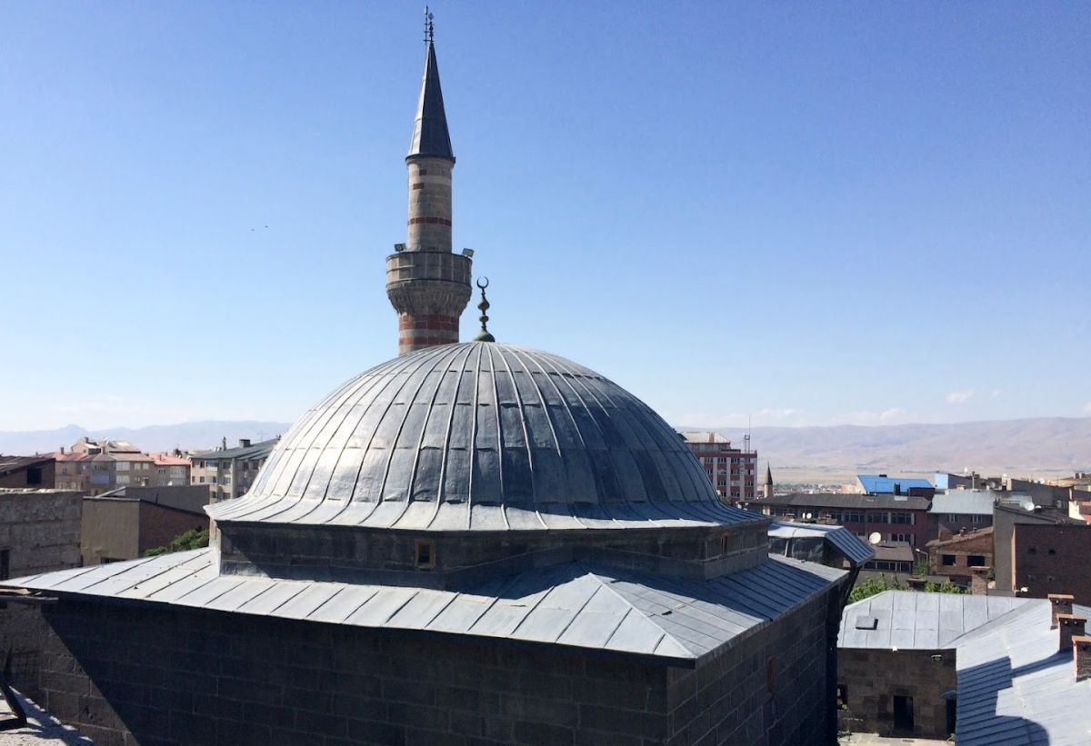 The Mosque Of Erzurum Kurşunlu | Nomatto