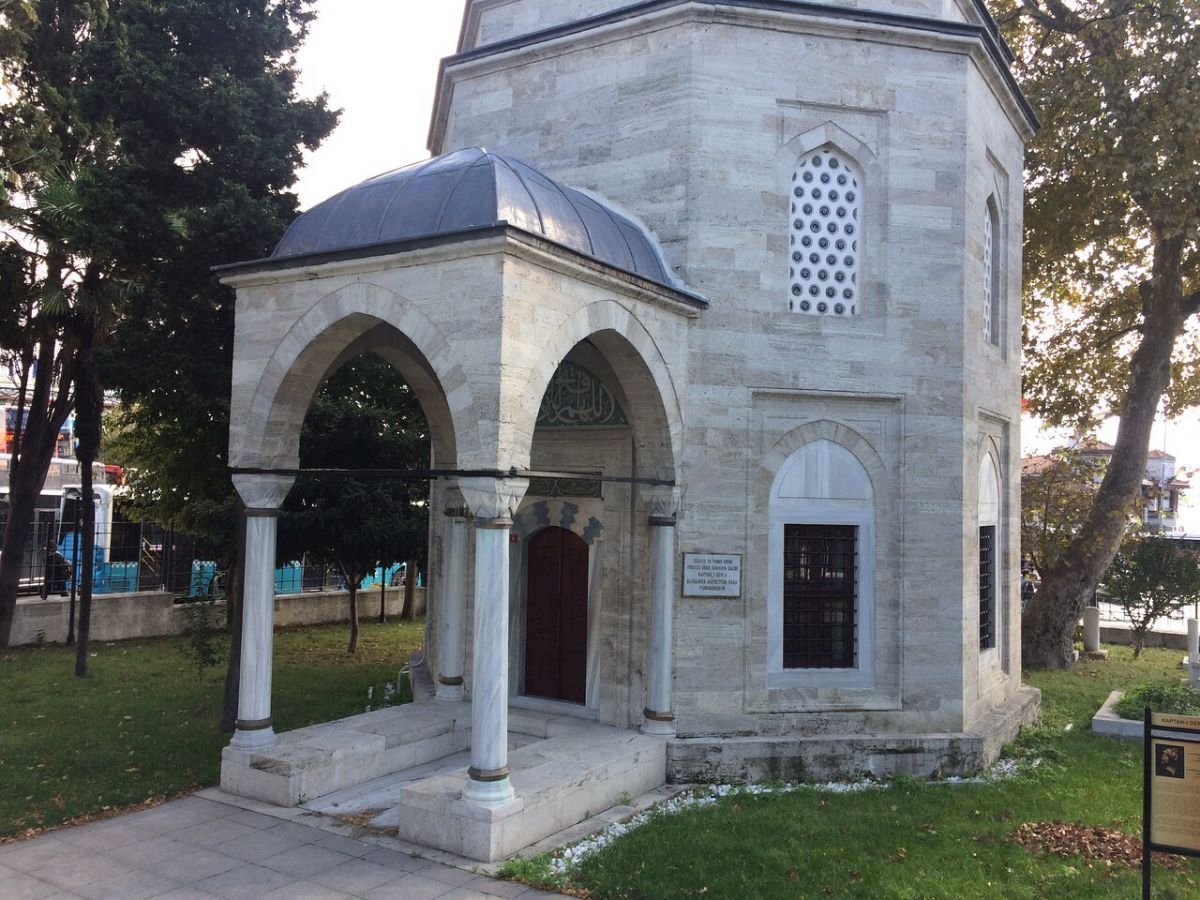 Barbaros Hayrettin Paşa Türbesi | Nomatto