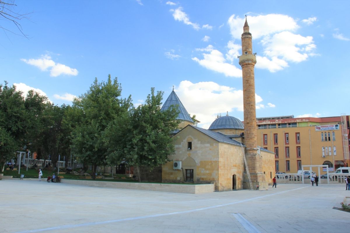 Ahi Evran Camii Ve Türbesi (Ahi Evran Zaviyesi) | Nomatto