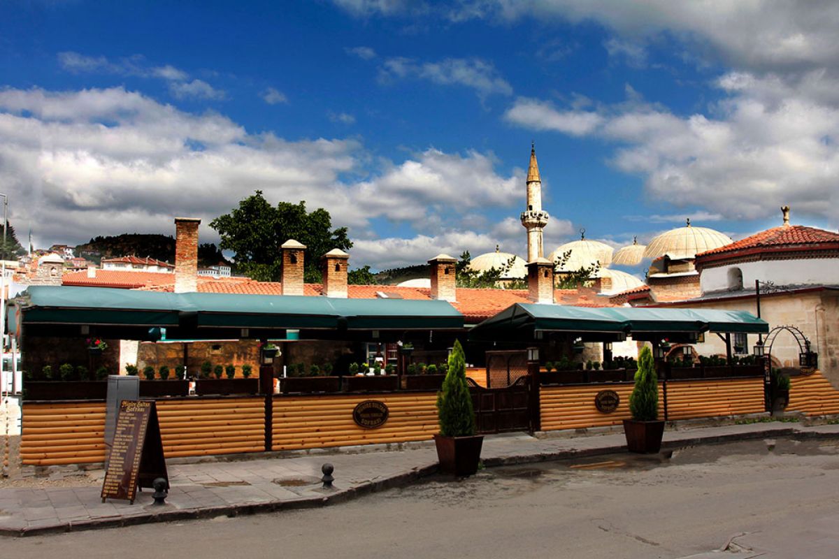 The Sultan's Table Of Munire | Nomatto