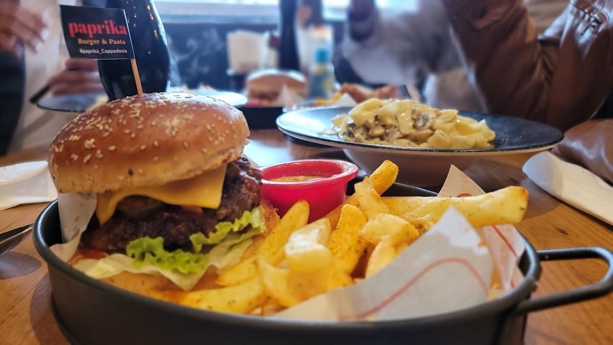 Paprika Burger & Pasta | Nomatto Paprika Burger & Pasta | Nomatto